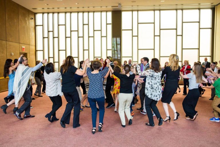 About: About Congregation Rodeph Sholom – Sholom Sprouts